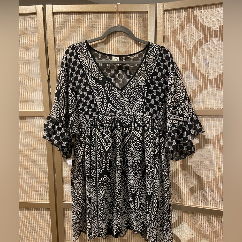 Akemi & Kin Brooke Black Eyelet Flowy Boho Dress, Siz… - Gem